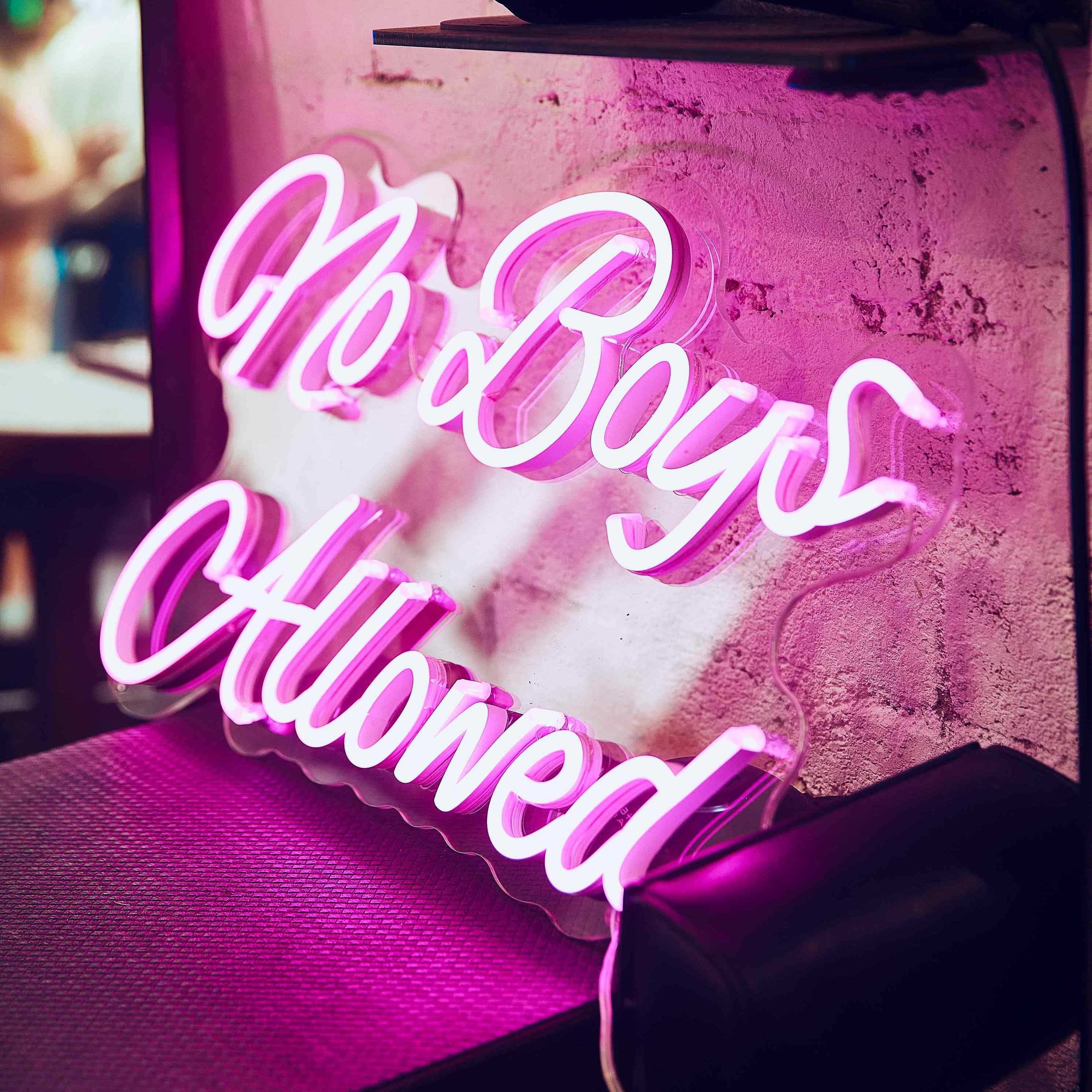 Custom Neon Signs – The Neon Factory